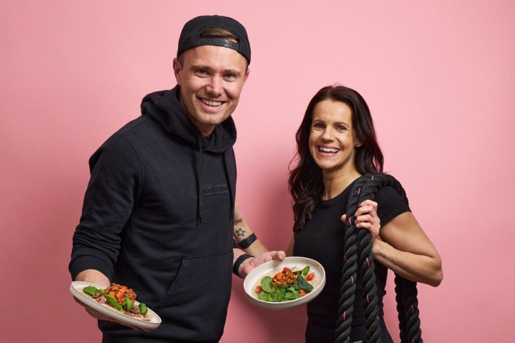 Imponerande tillväxtresa för Weekly Revolt - siktar mot 45 miljoner kronor i omsättning - Sweaty ...